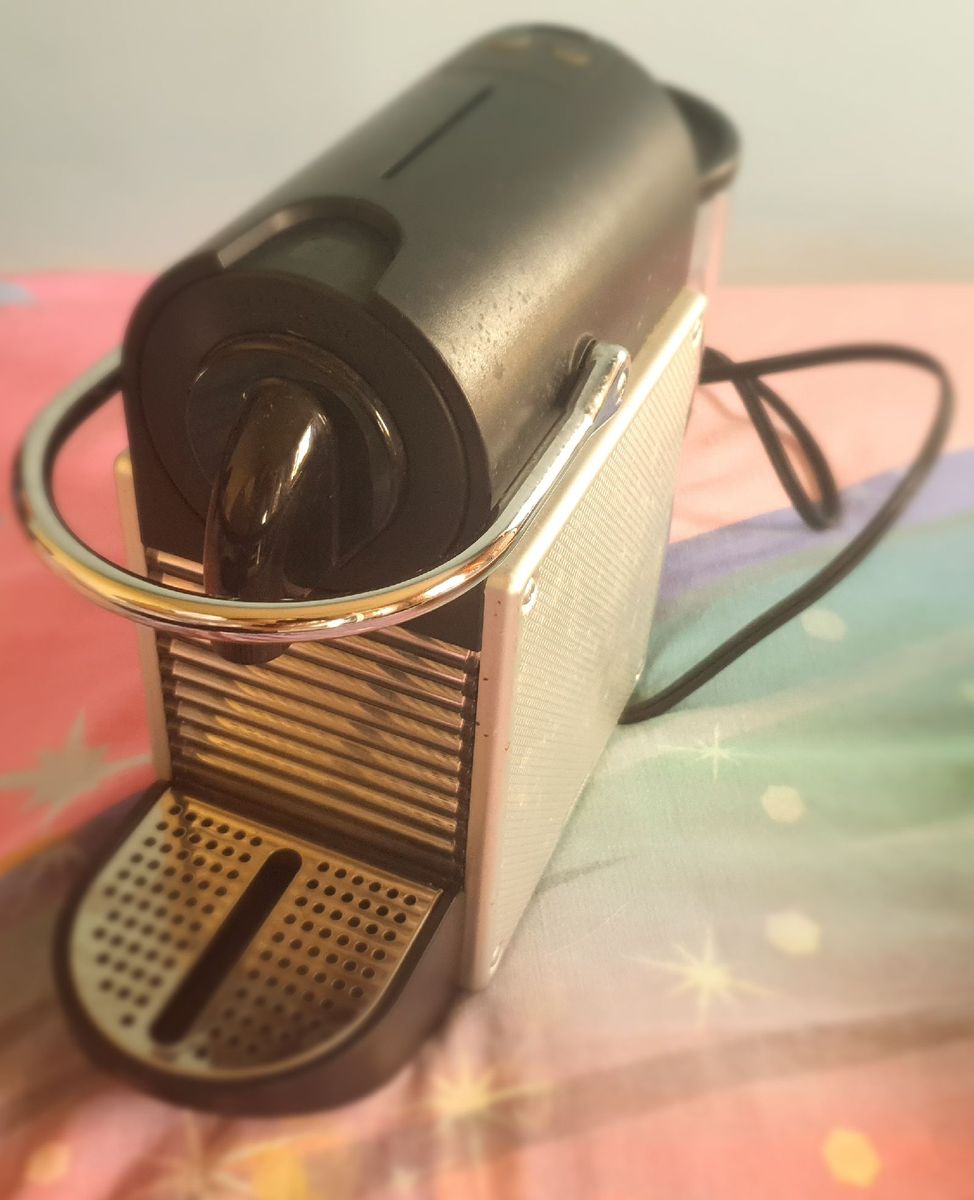 Cafeteira Nespresso | Móvel de Cozinha Nespresso Usado 53152770 | enjoei