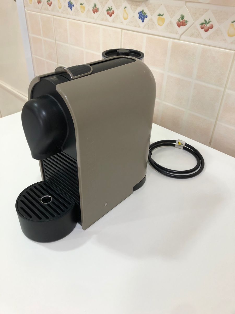 Cafeteira Nespresso | Móvel de Cozinha Nespresso Usado 87098772 | enjoei