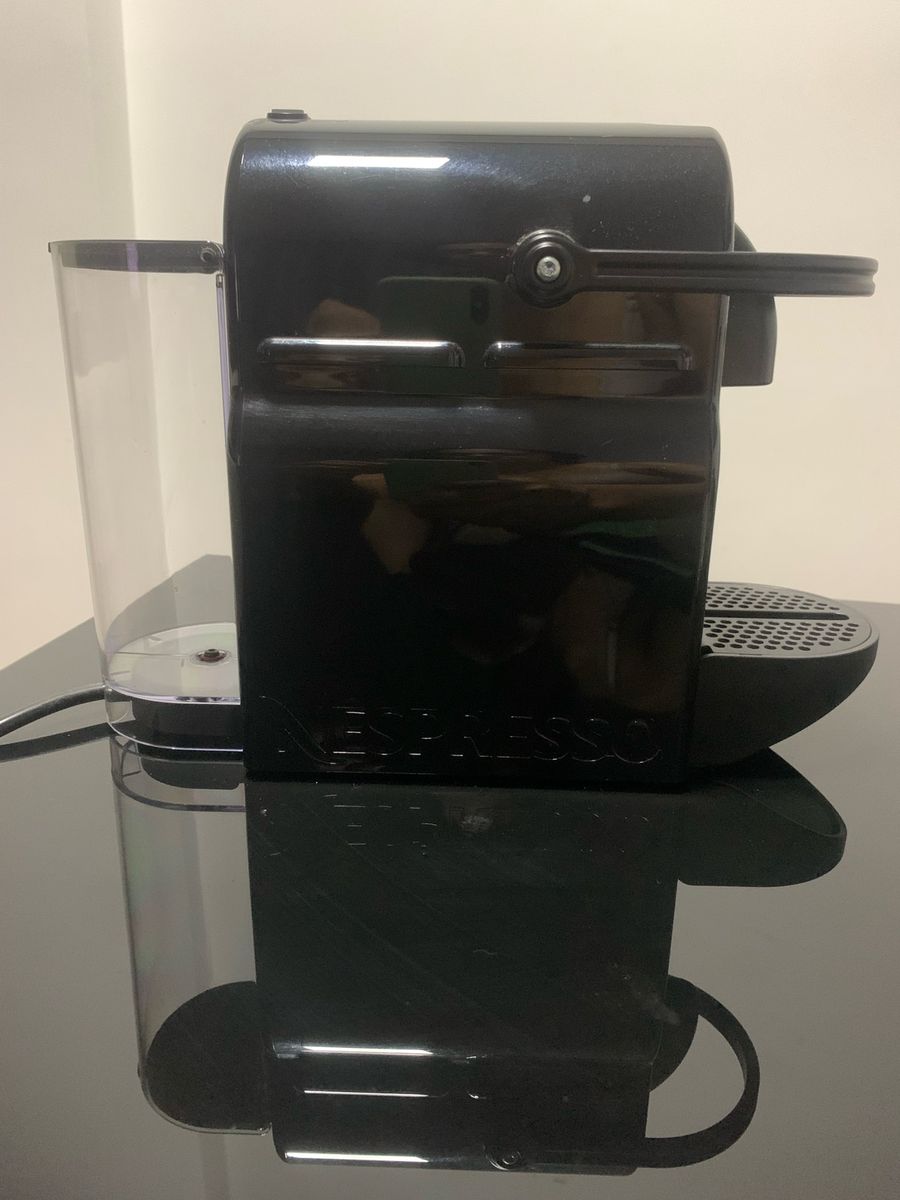 Cafeteira Nespresso | Móvel p/ Casa Nespresso Inissia D40 127v Usado 95232520 | enjoei