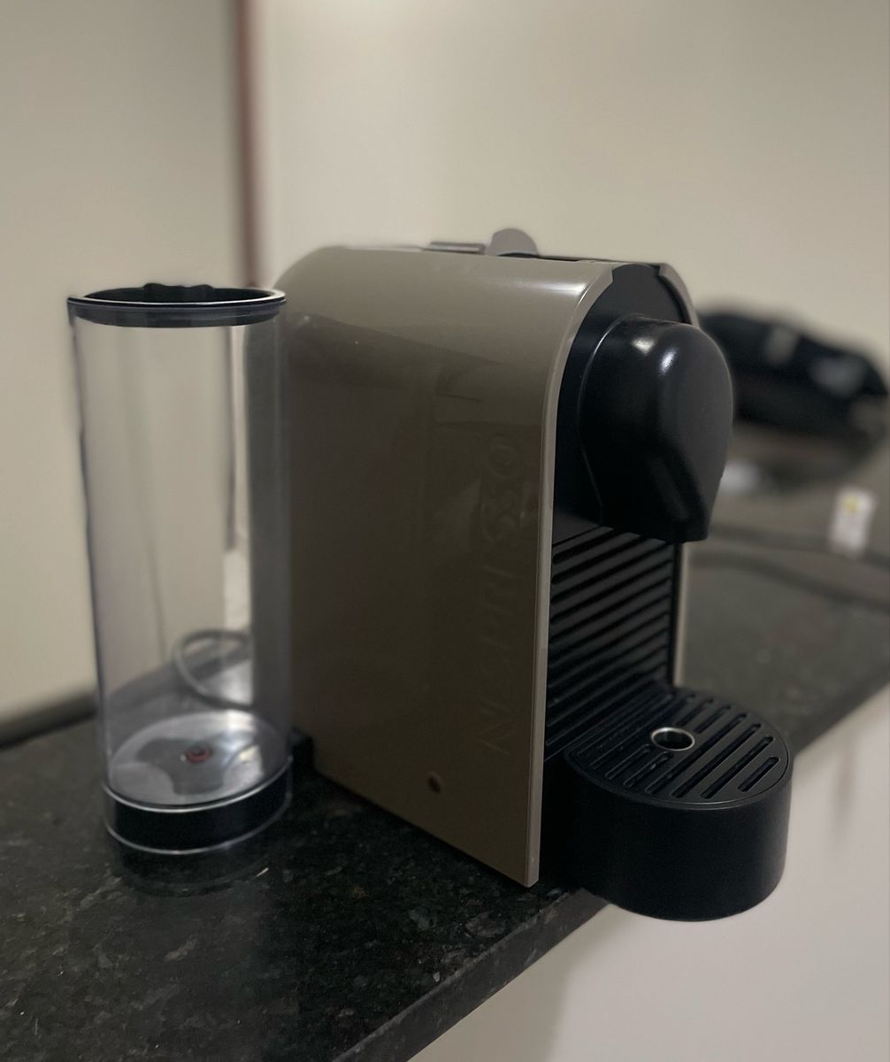 Cafeteira U C50 Pure Grey Nespresso | Eletrodoméstico Nespresso Usado 77860514 | enjoei