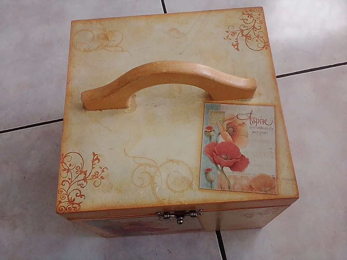 Caixa Amarela | Produto Feminino Usado 84914535 | enjoei