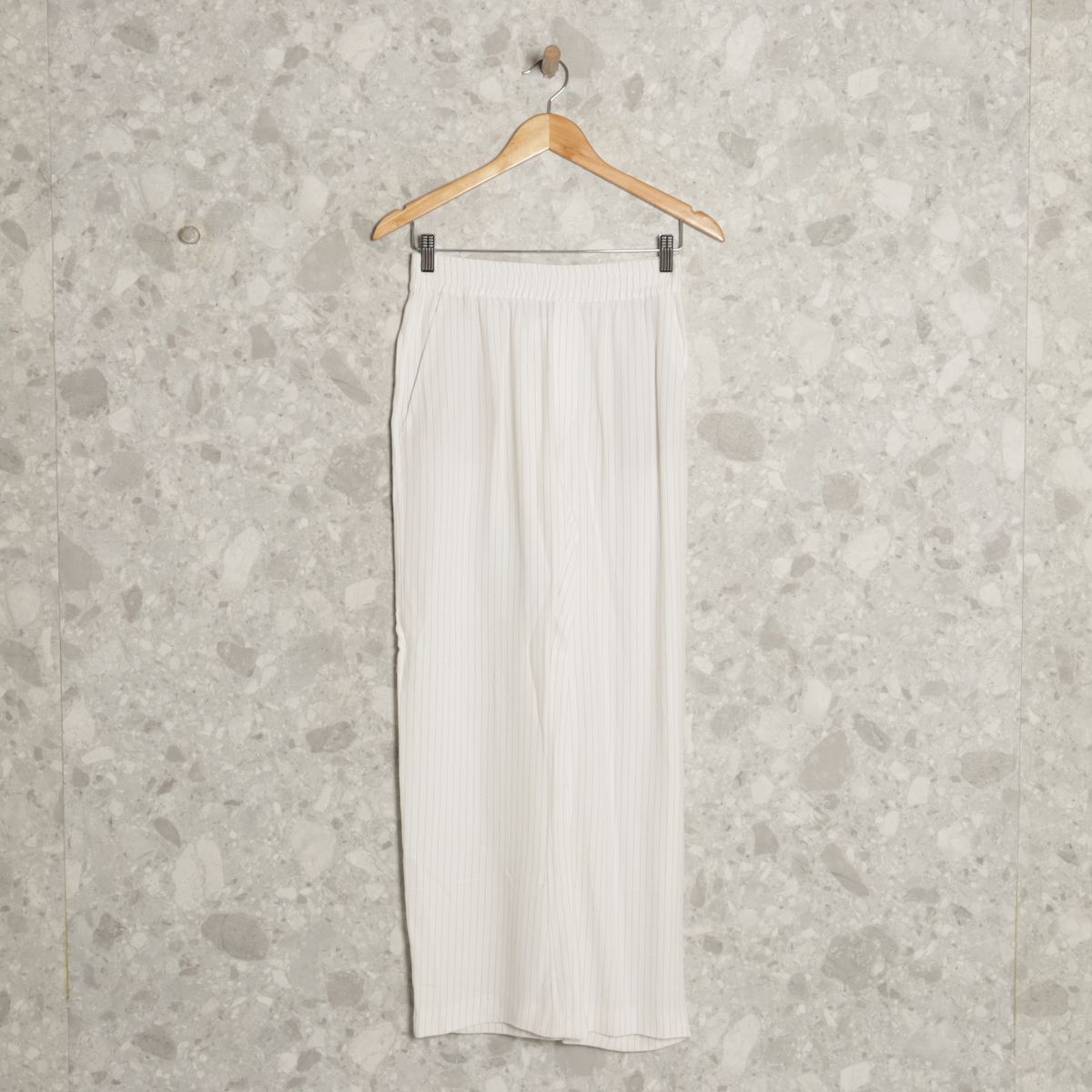 Calça Branca Risca de Giz Zara | Calça Feminina Zara Nunca Usado ...