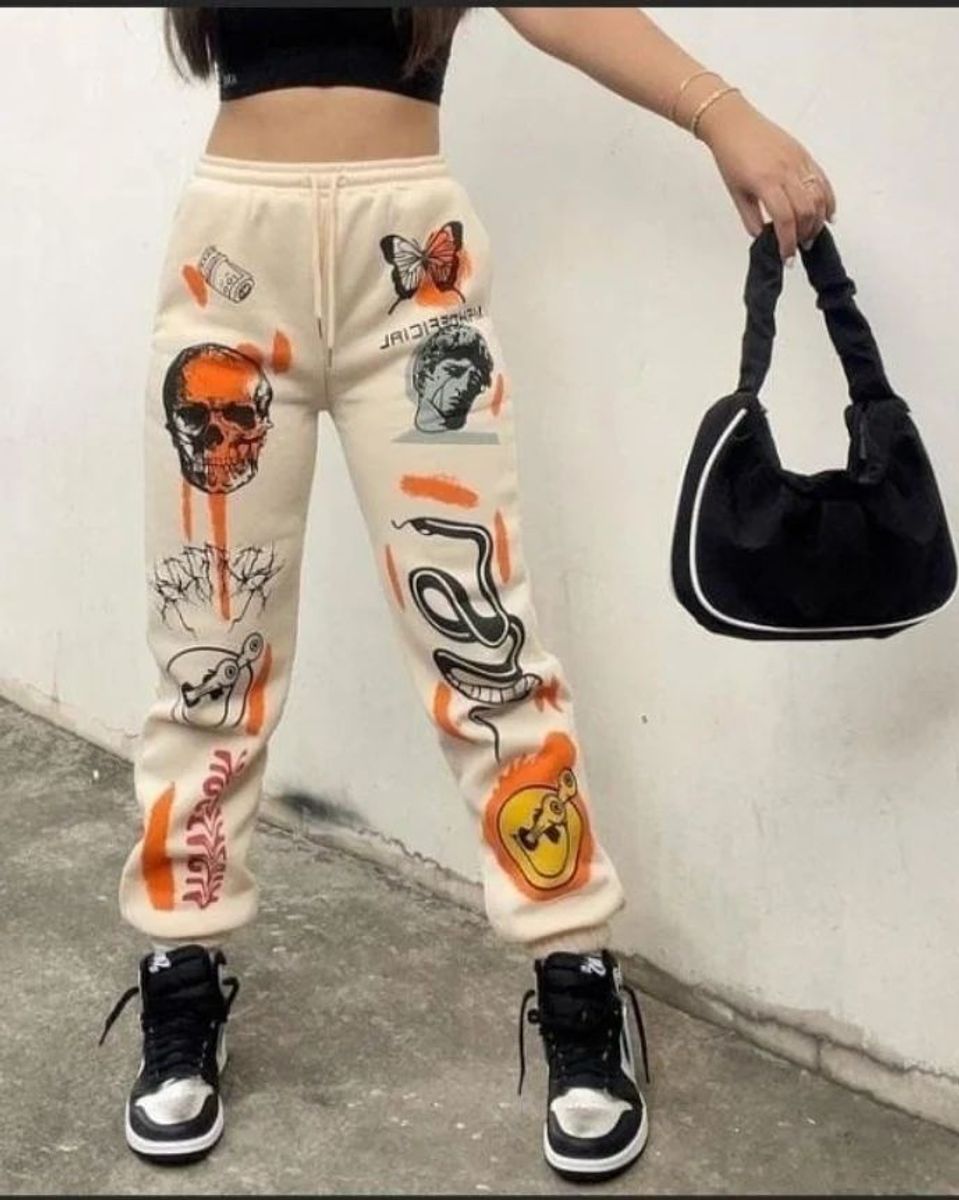 Calça Cargo Feminina com Cordão e Estampa de Desenho | Calça Feminina ...