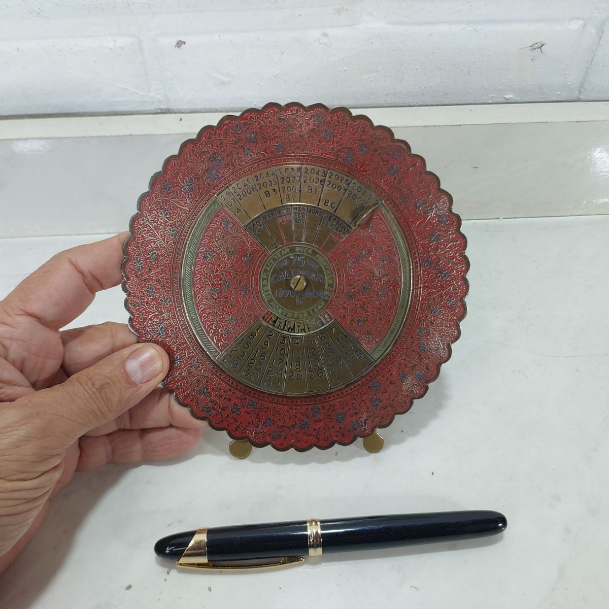 Calendário Latão Antiguidad Indiano Legítimo Permanente 1970 | Produto ...