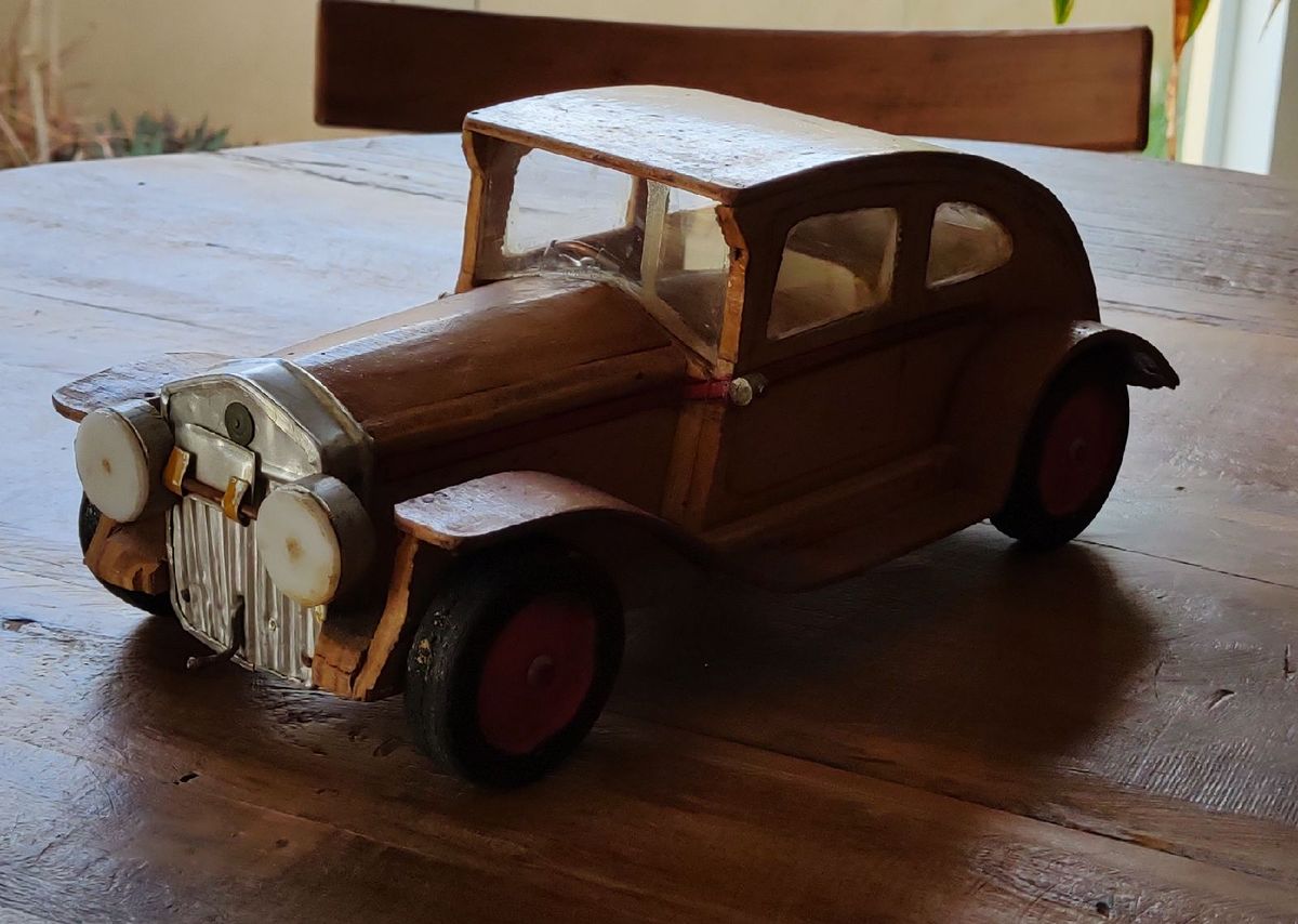 Calhambeque Antigo de Madeira | Móvel de Antiquário Usado 59376490 | enjoei