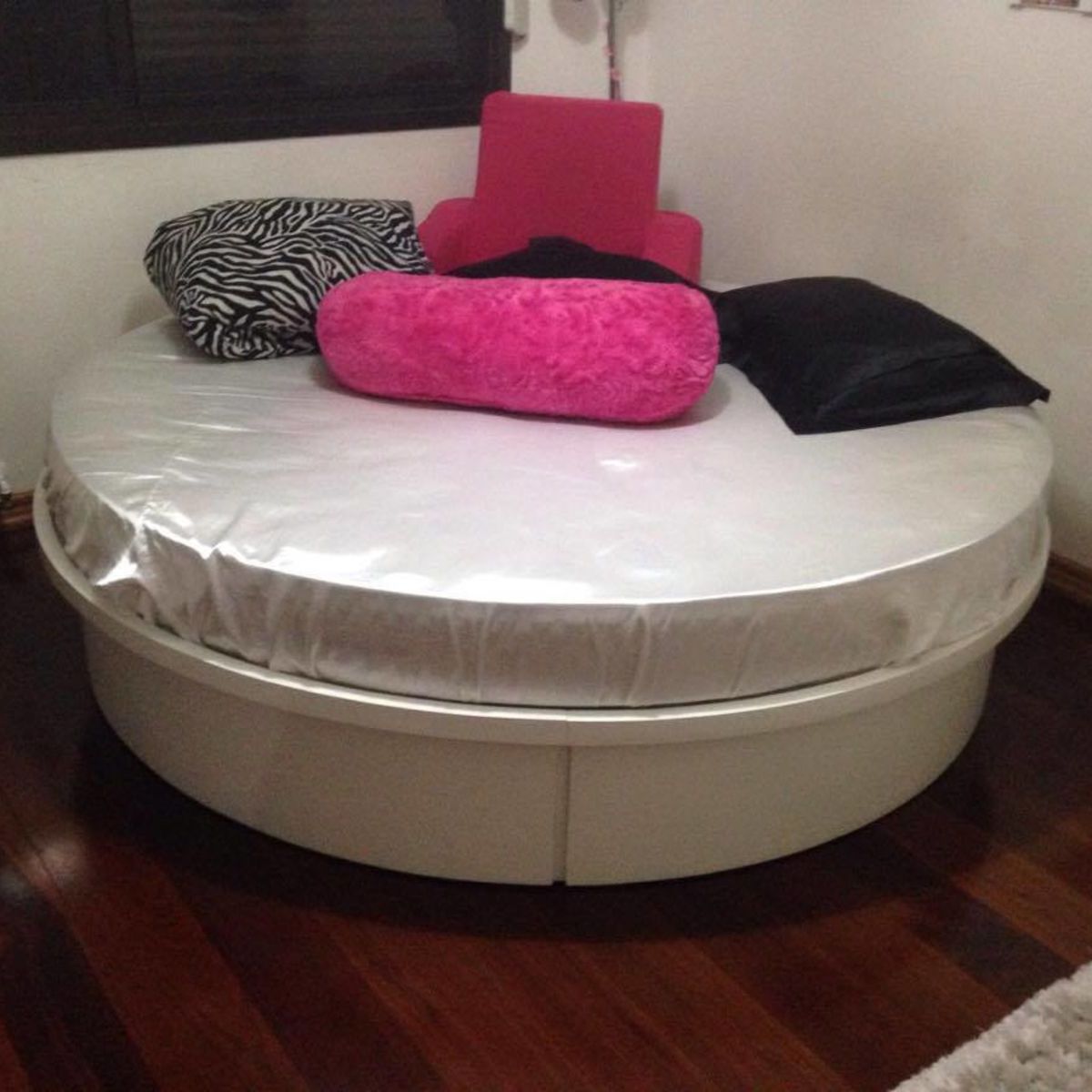 Cama Diva | Móvel Usado 18160758 | enjoei