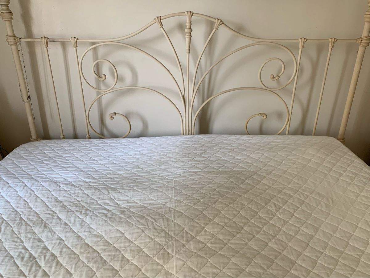 Cama King com Testeira de Ferro Batida | Móvel Ortobom Usado 54728157 ...