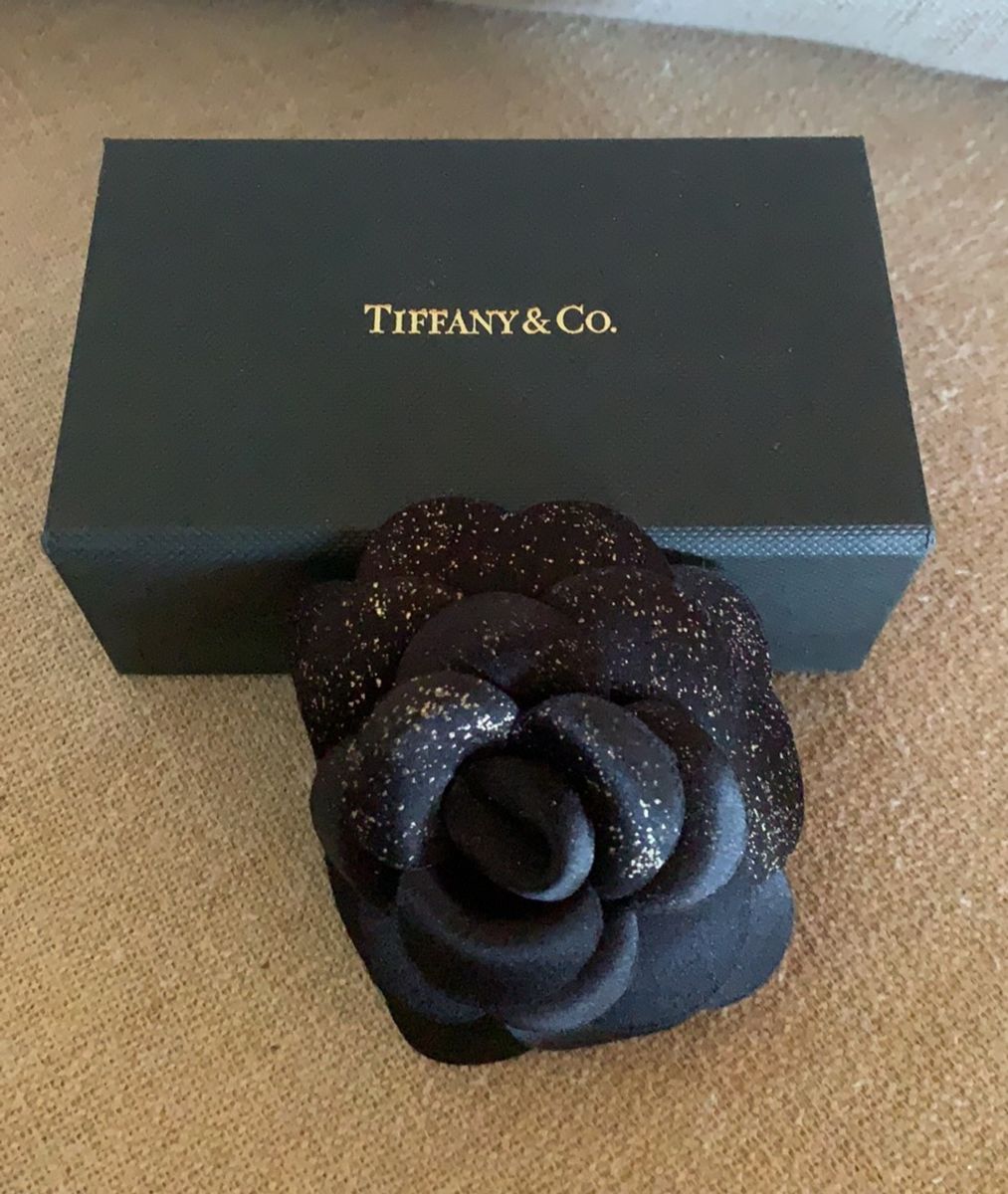 Camélia de Seda Francesa Feita a Mão C Case | Bijuteria Feminina Nunca ...