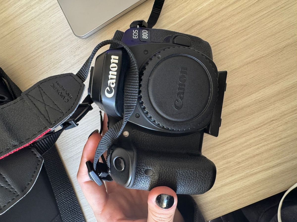 Câmera Canon Eos 80d Dslr: Sensor Cmos Aps-c de 24.2 Mp para Imagens de ...