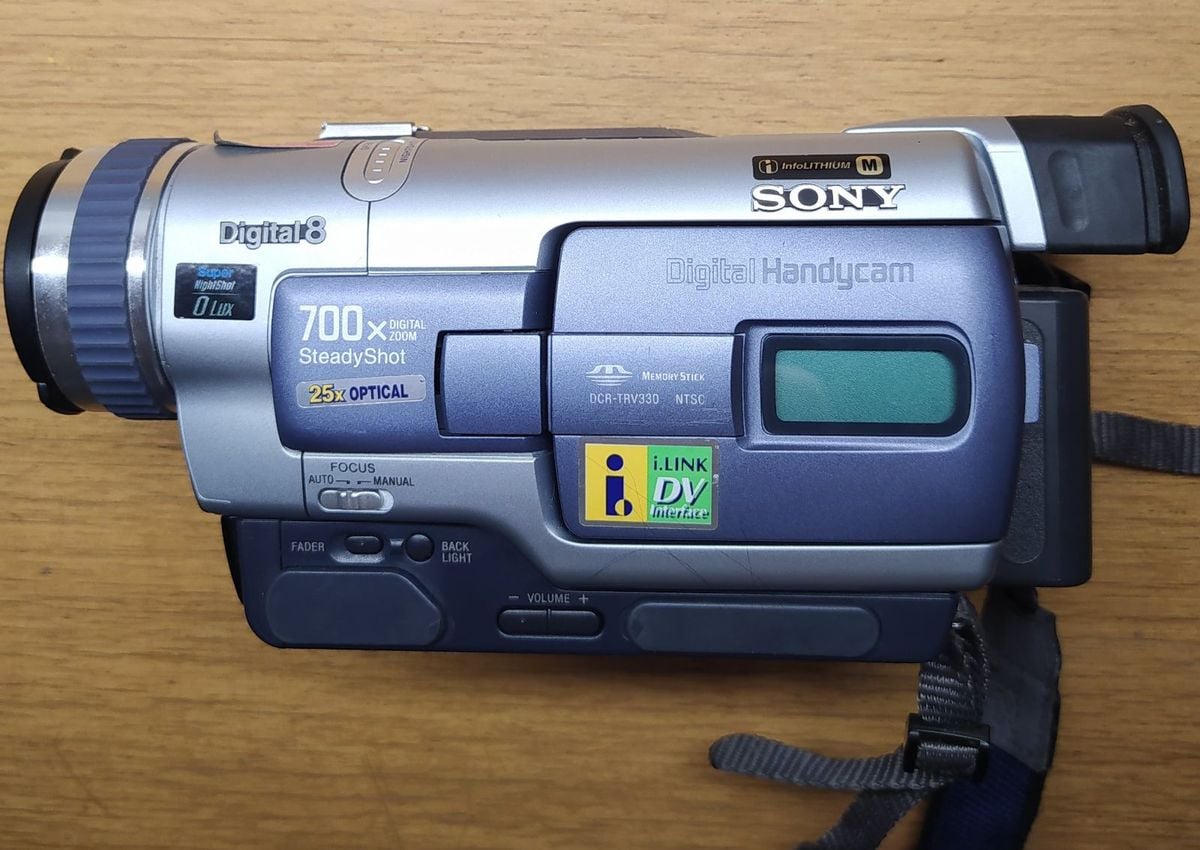 Câmera de Vídeo Sony Digital 8 Handycam Dcr-trv330 | Cacareco Sony ...