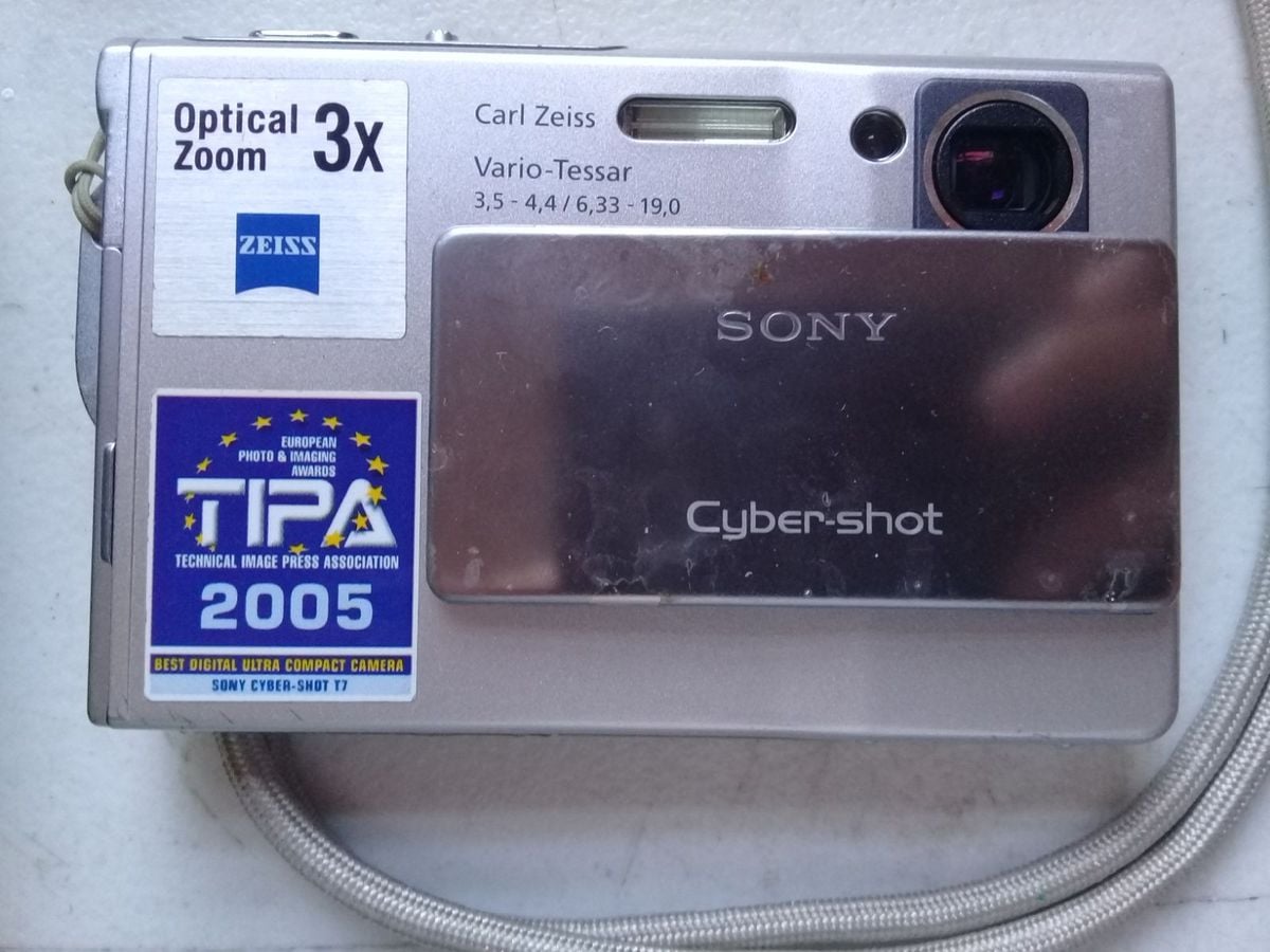Câmera Digital Antiga Anos 2000 | Máquina Fotográfica Digital Sony ...