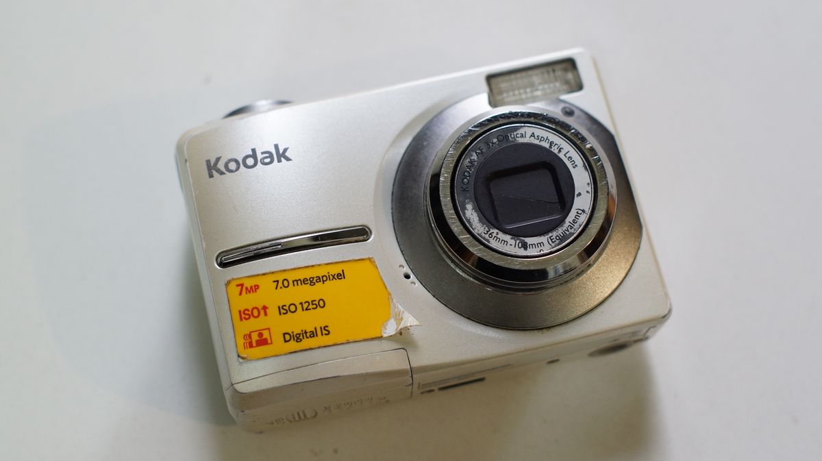 Camera Digital Kodak Antiga Usada Funcionando Pilha 7mp Cd703 | Máquina ...