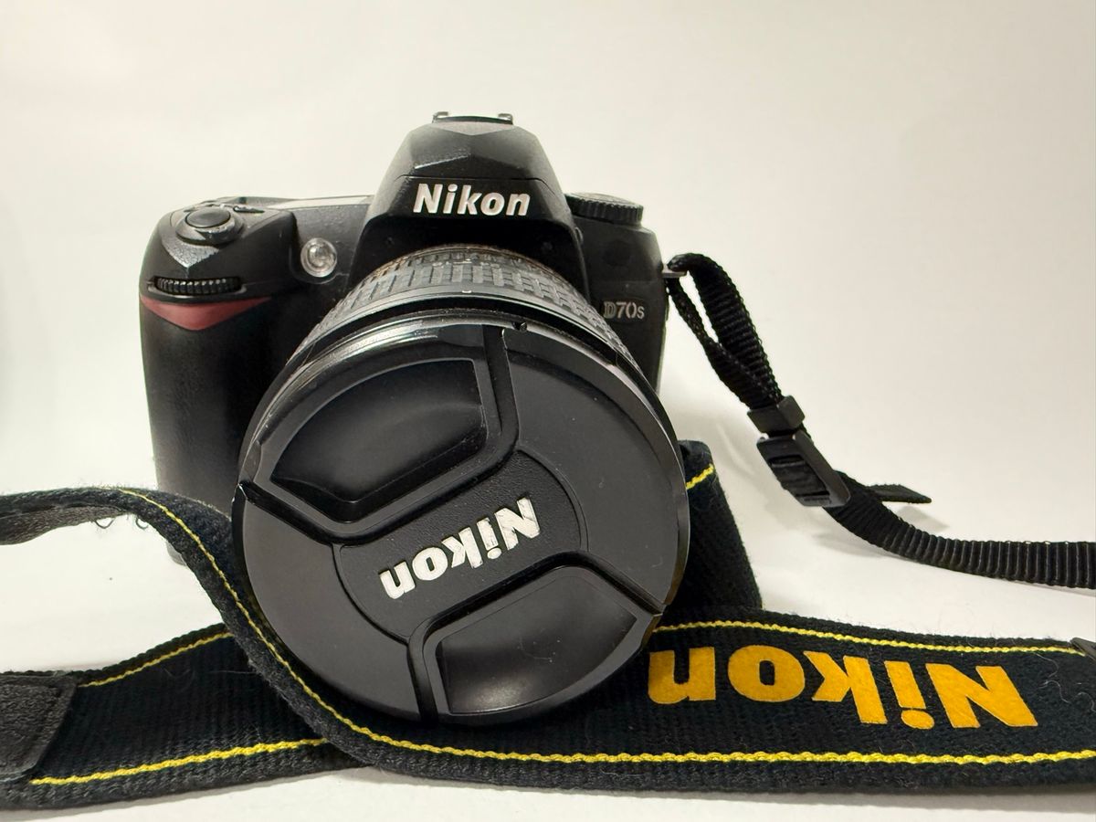 Câmera Digital Nikon D70s com Lente Nikkor 18-70 Funcionando | Máquina ...