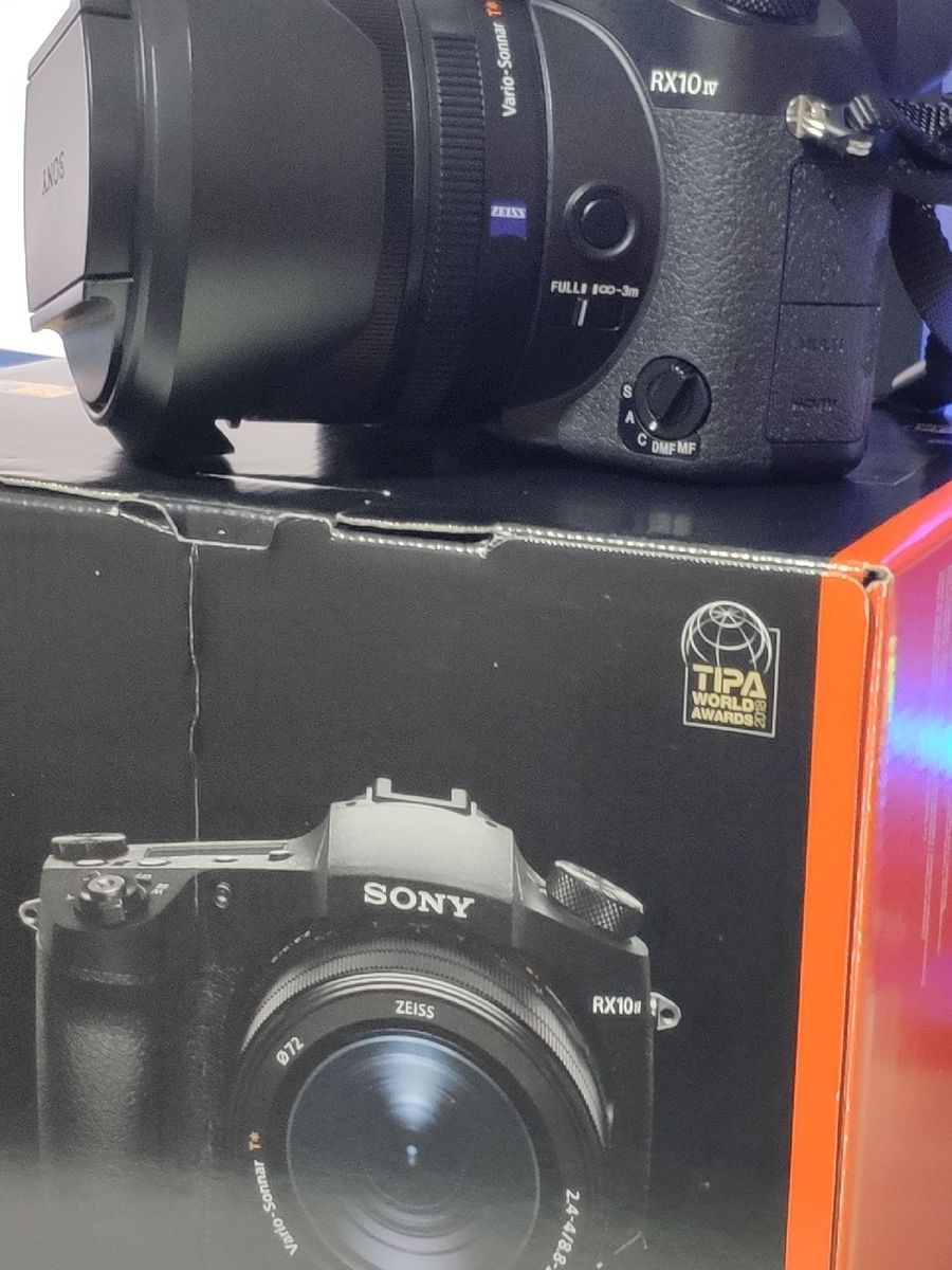 Câmera Sony Rx10 M4 Seminova | Máquina Fotográfica Digital Sony Rx10 M4 ...