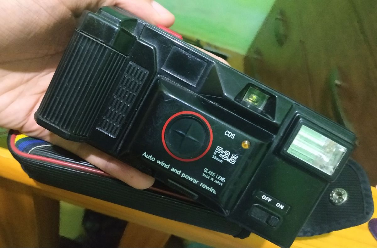 Câmera Vintage Yashika Aw 818 | Máquina Fotográfica Analógica Yashika ...