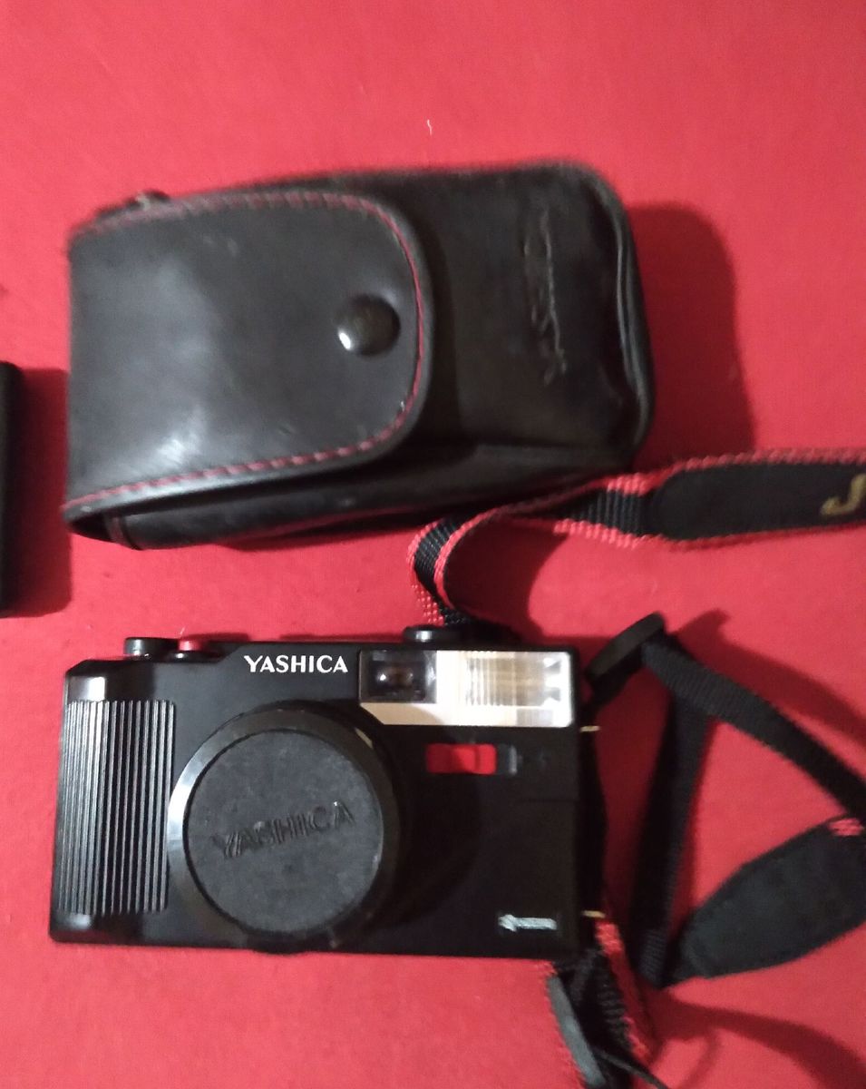 Camera Yashica Antiga Preta | Cacareco Yashica Usado 74843282 | enjoei