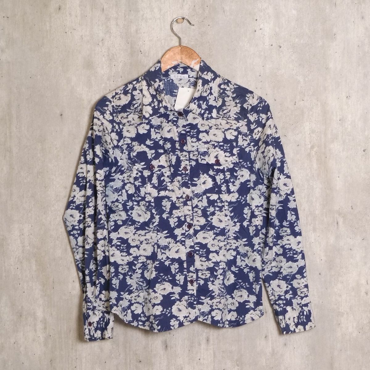 Camisa Azul e Cinza Floral Eter | Camisa Feminina Eter Usado 79061878 ...