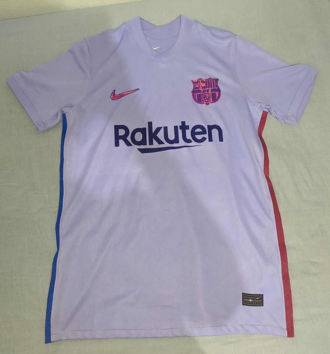 Camisa Barcelona Roxa Símbolo Emborrachado - Temporada 21/22 | Camisa ...