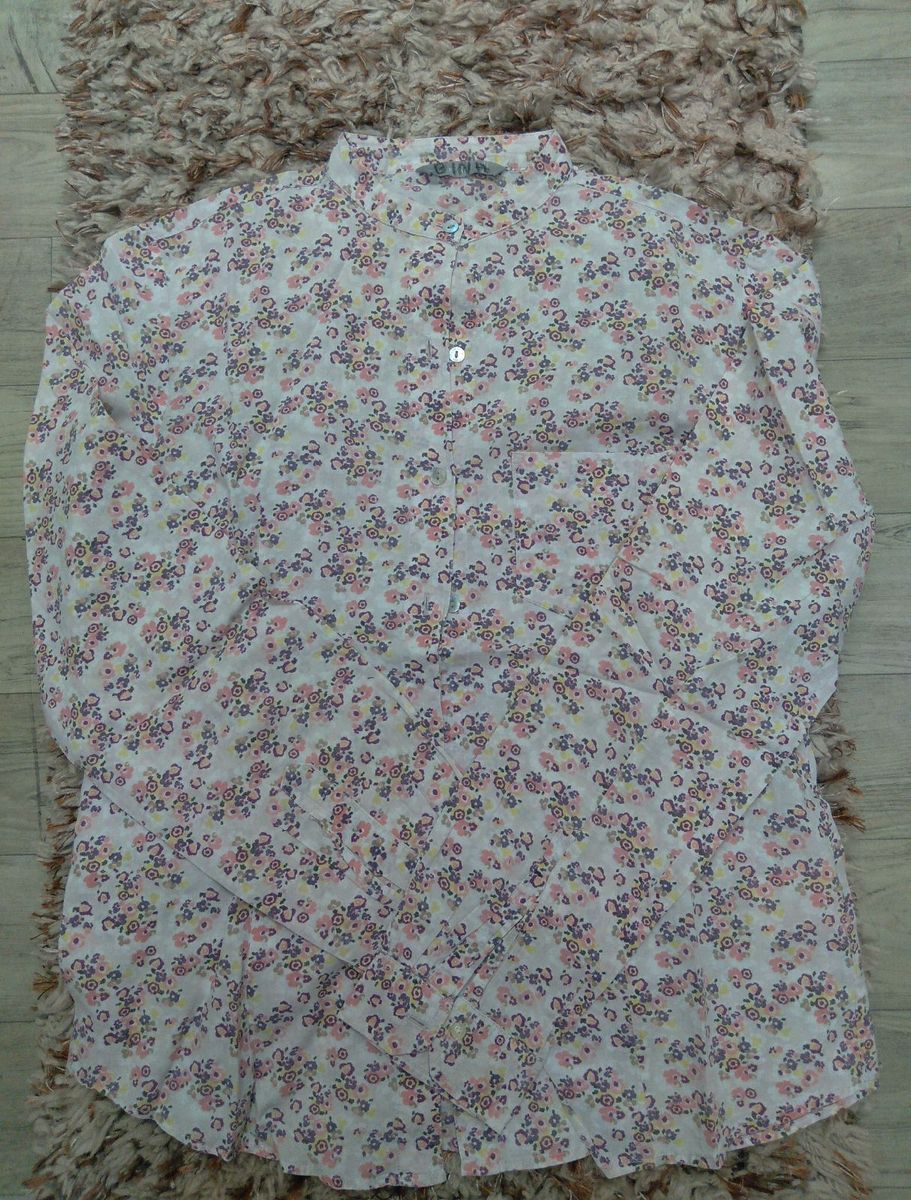 Camisa Casual Manga Longa com Flores, Marca Siberina Tamanho P ...