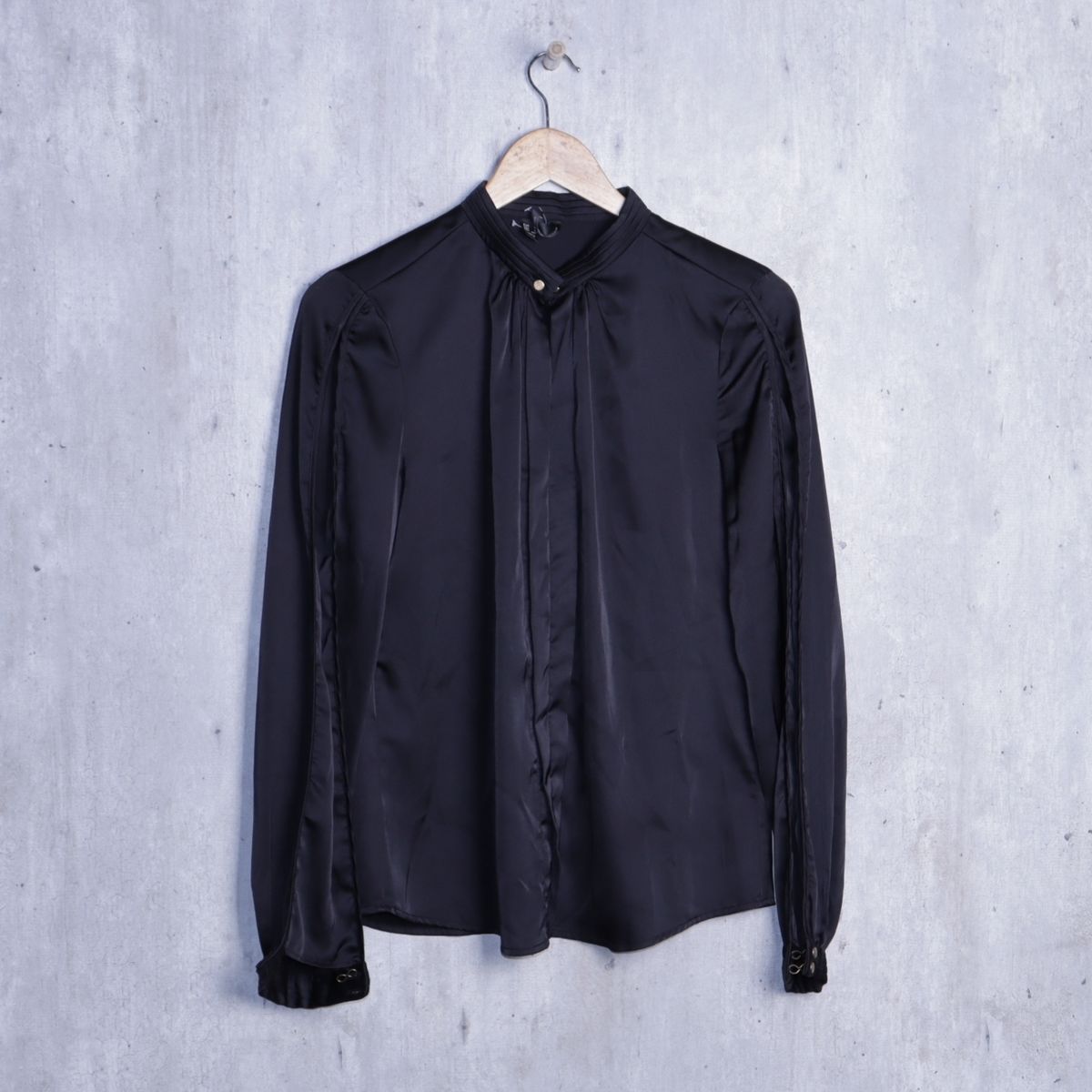 Camisa Preta Mango | Camisa Feminina Mango Usado 81251587 | enjoei