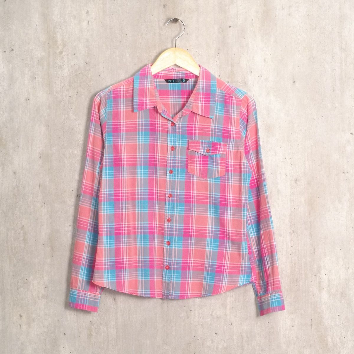 Camisa Rosa e Azul Bluesteel | Camisa Feminina Bluesteel Usado 58696636 ...