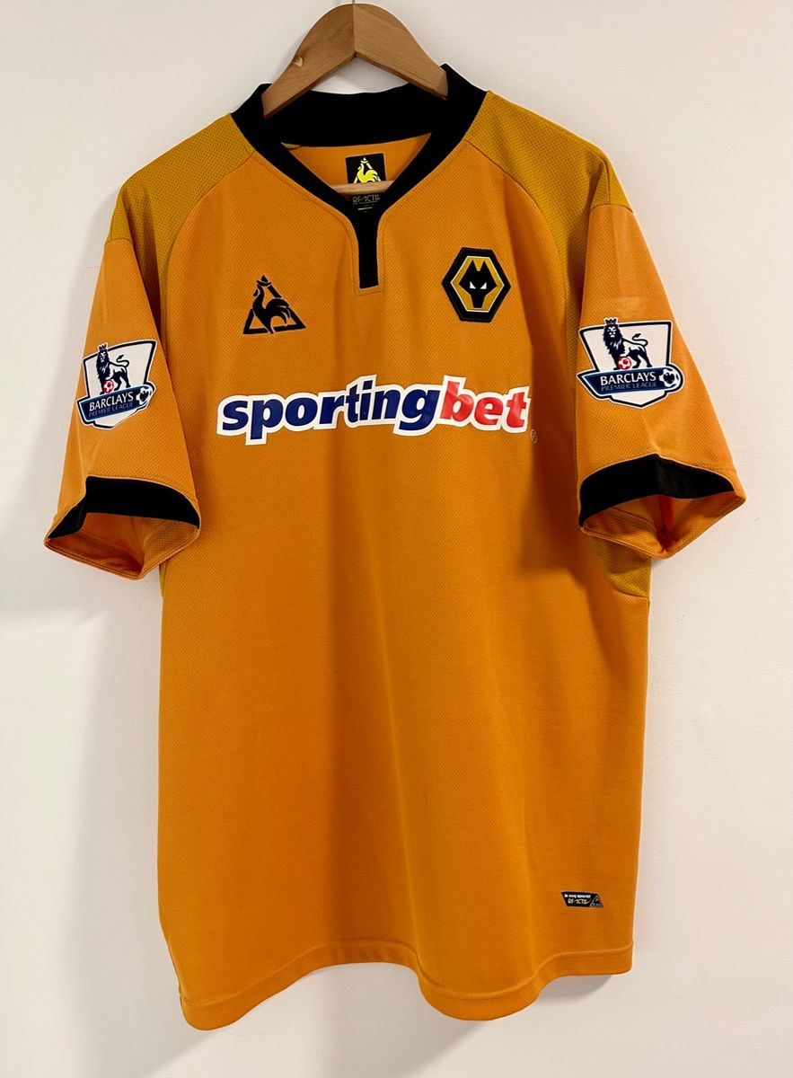 Camisa Wolverhampton 2009/10 Milijas #20 Premier League Uniforme 1 ...