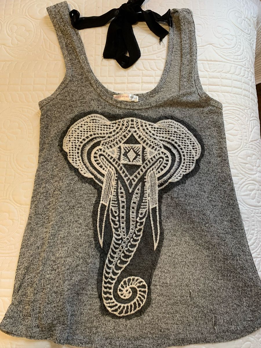 Camiseta Aberta Nas Costas | Camiseta Feminina Chic Usado 39804055 | enjoei