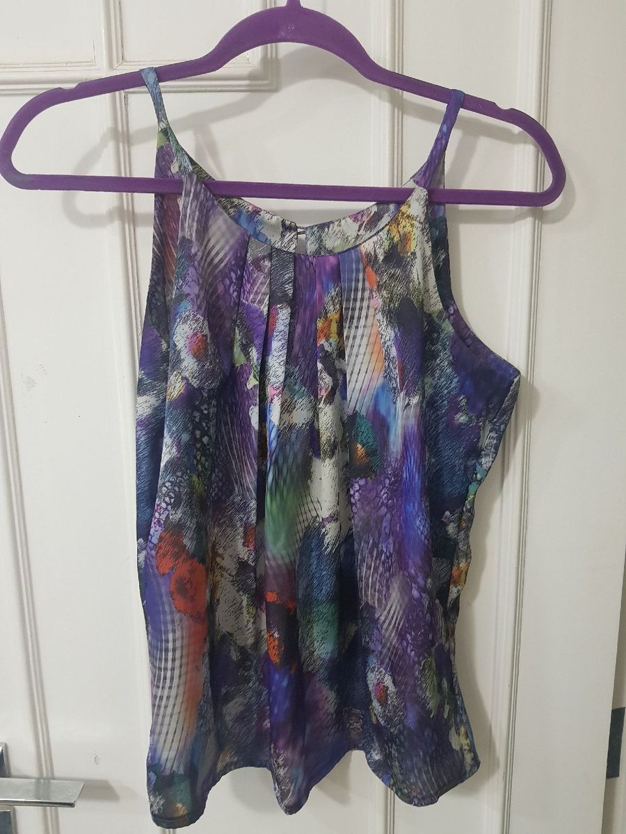Camiseta Alfaiataria Estampada,botão Nas Costas,usada Poucas Vezes,em ...