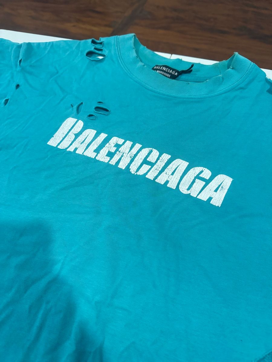 Camiseta Balenciaga Destroyed | Camisa Masculina Balenciaga Usado ...