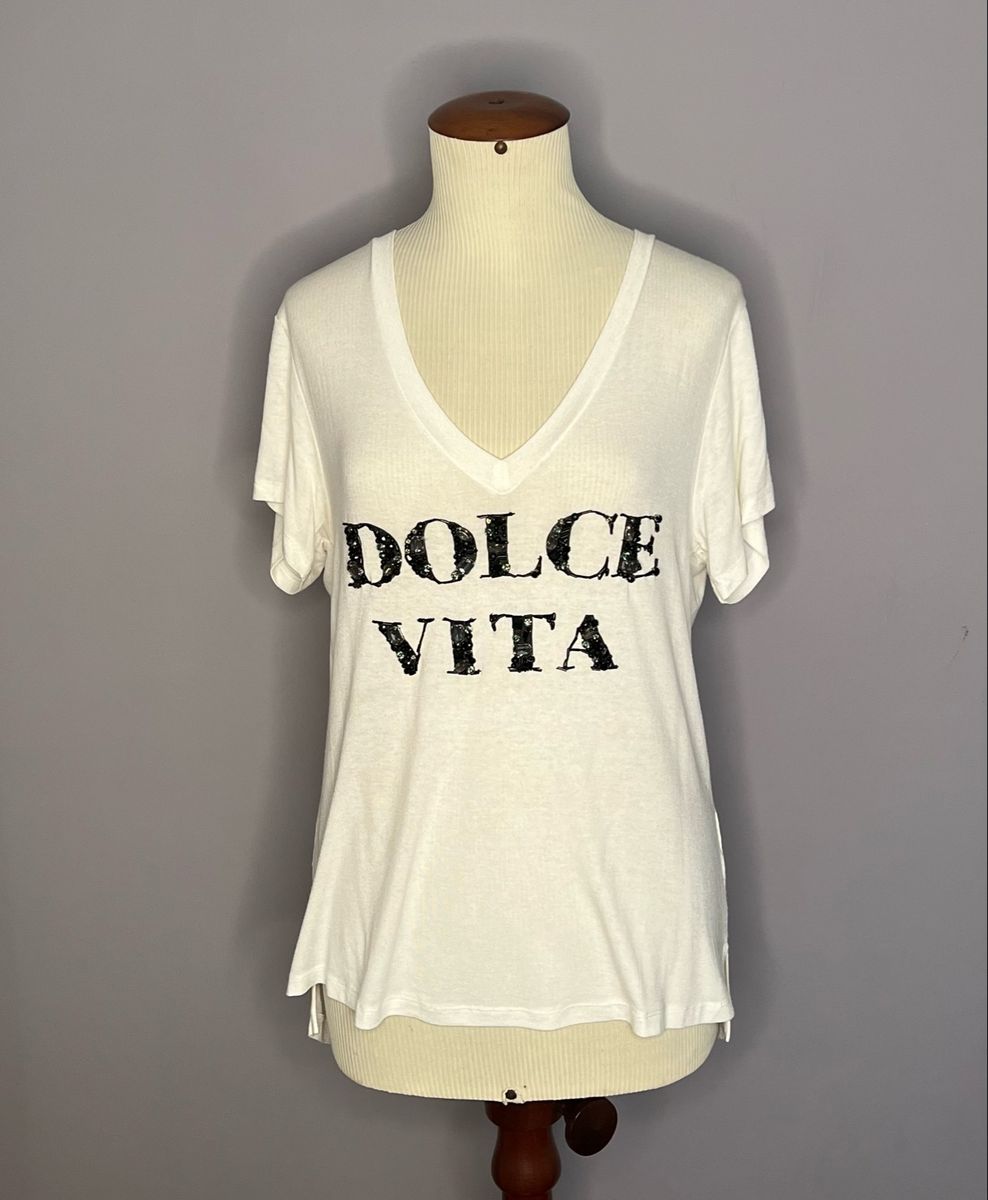 Camiseta Gola V Bordada Dolce Vita | Camiseta Feminina Adriana Restum ...