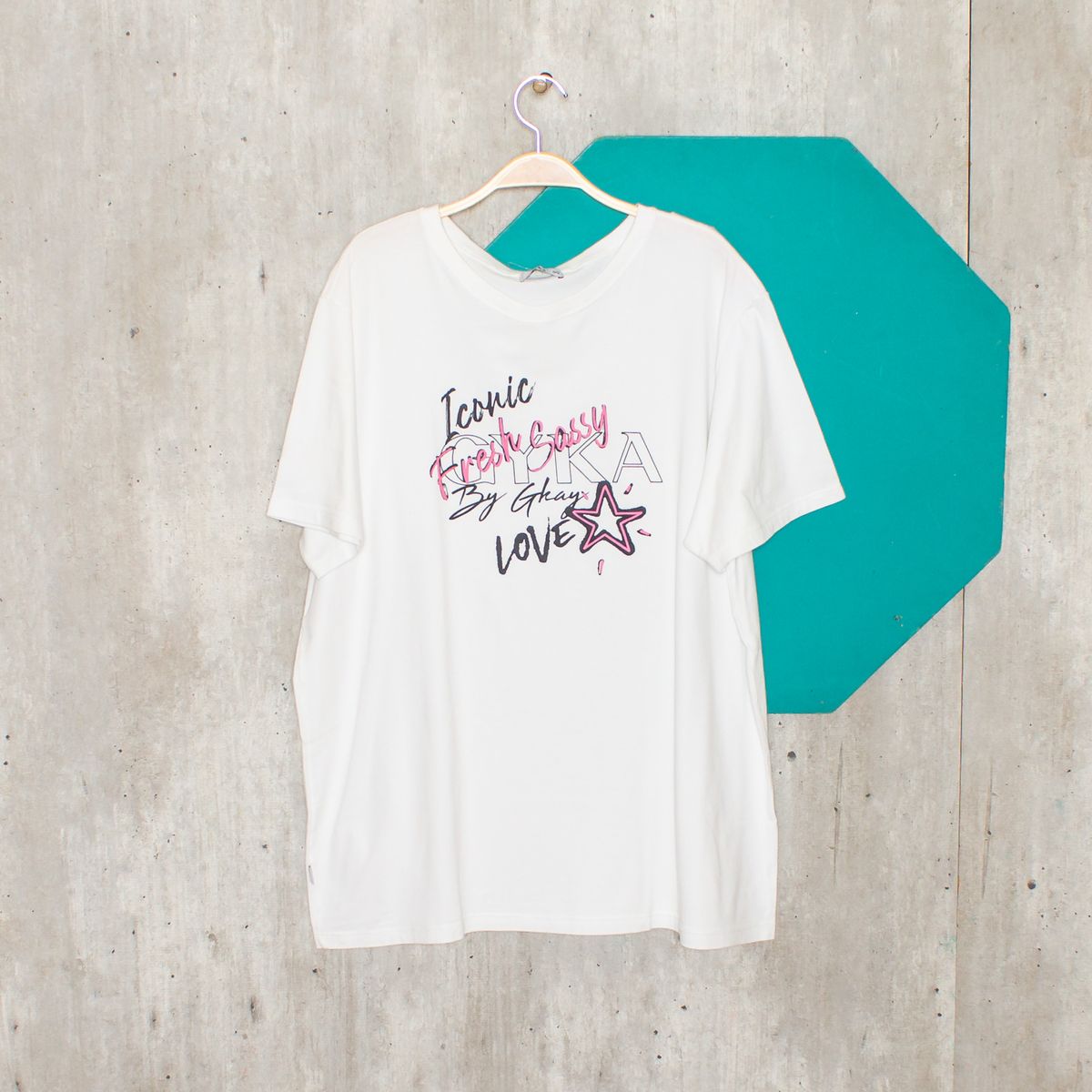 Camiseta Iconic White | Camiseta Masculina Gyka Usado 75420771 | enjoei