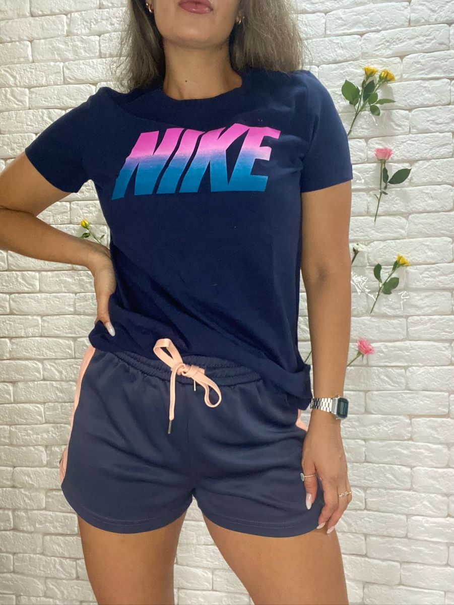 Camiseta Nike Logo Rosa | Camiseta Feminina Nike Usado 67998783 | enjoei