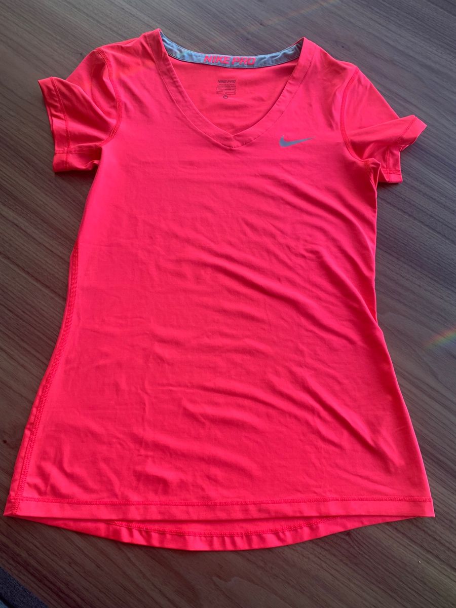 Camiseta Nike Pro | Moda Esportiva Feminina Nike Usado 86872930 | enjoei