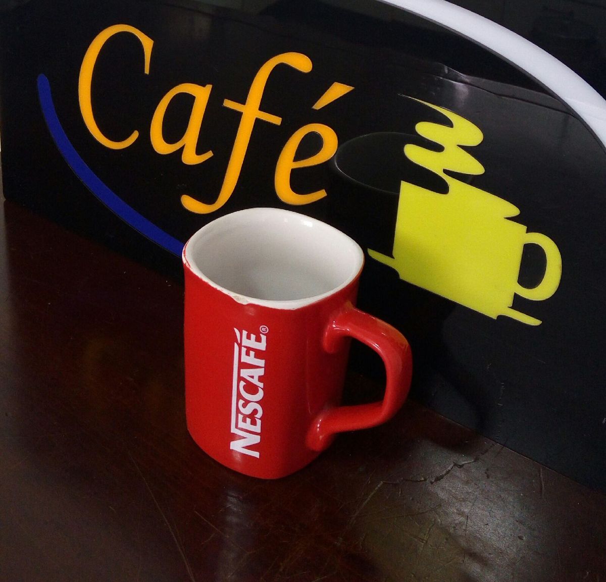 Caneca Original Nescafé | Móvel de Cozinha Pozzani Nescafe Usado ...