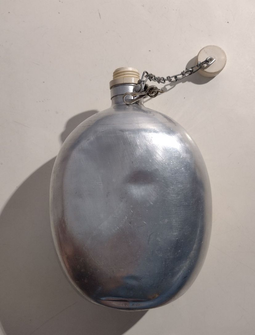 Cantil Militar Antigo em Alumínio | Produto Vintage e Retro Antiguidade ...