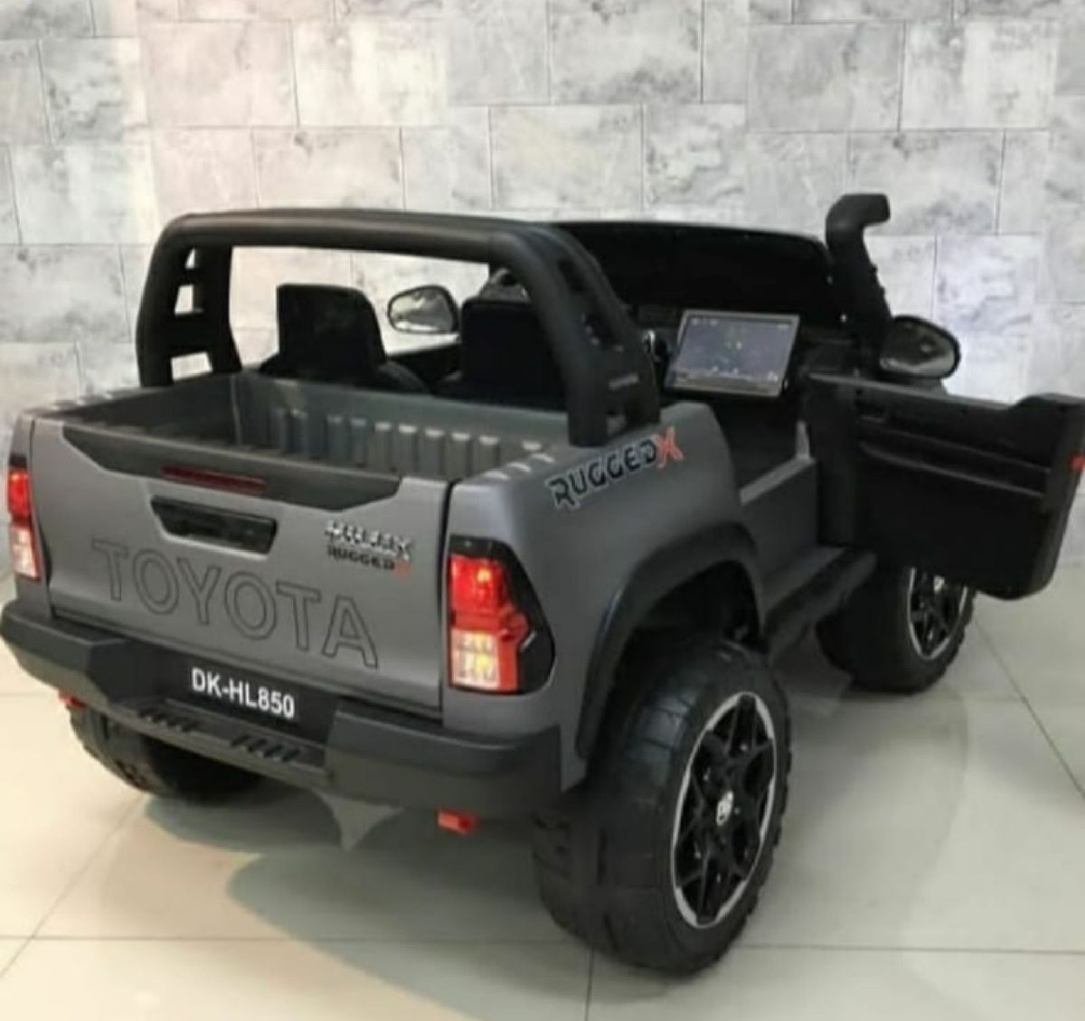 Carrinho Elétrico | Carrinho de Bebê Toyota Nunca Usado 68246223 | enjoei