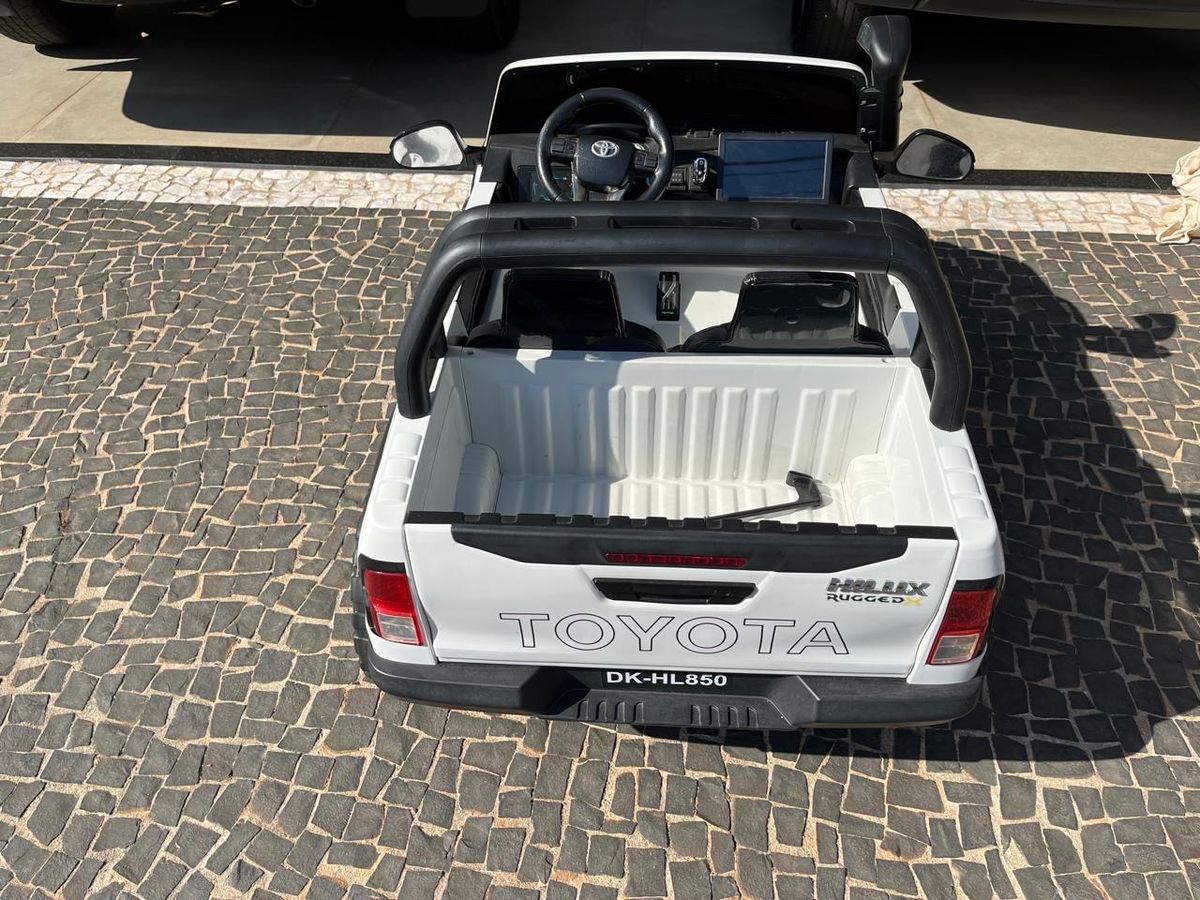 Carro Elétrico Infantil Toyota Hilux | Brinquedo para Bebês Toyota ...