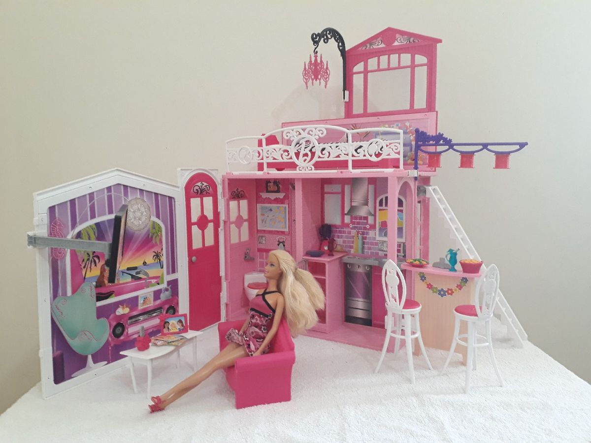Casa de Férias da Barbie - Maleta | Brinquedo Mattel Usado 39707173 ... Casa de Férias da Barbie - Maleta | Brinquedo Mattel Usado 39707173 ...