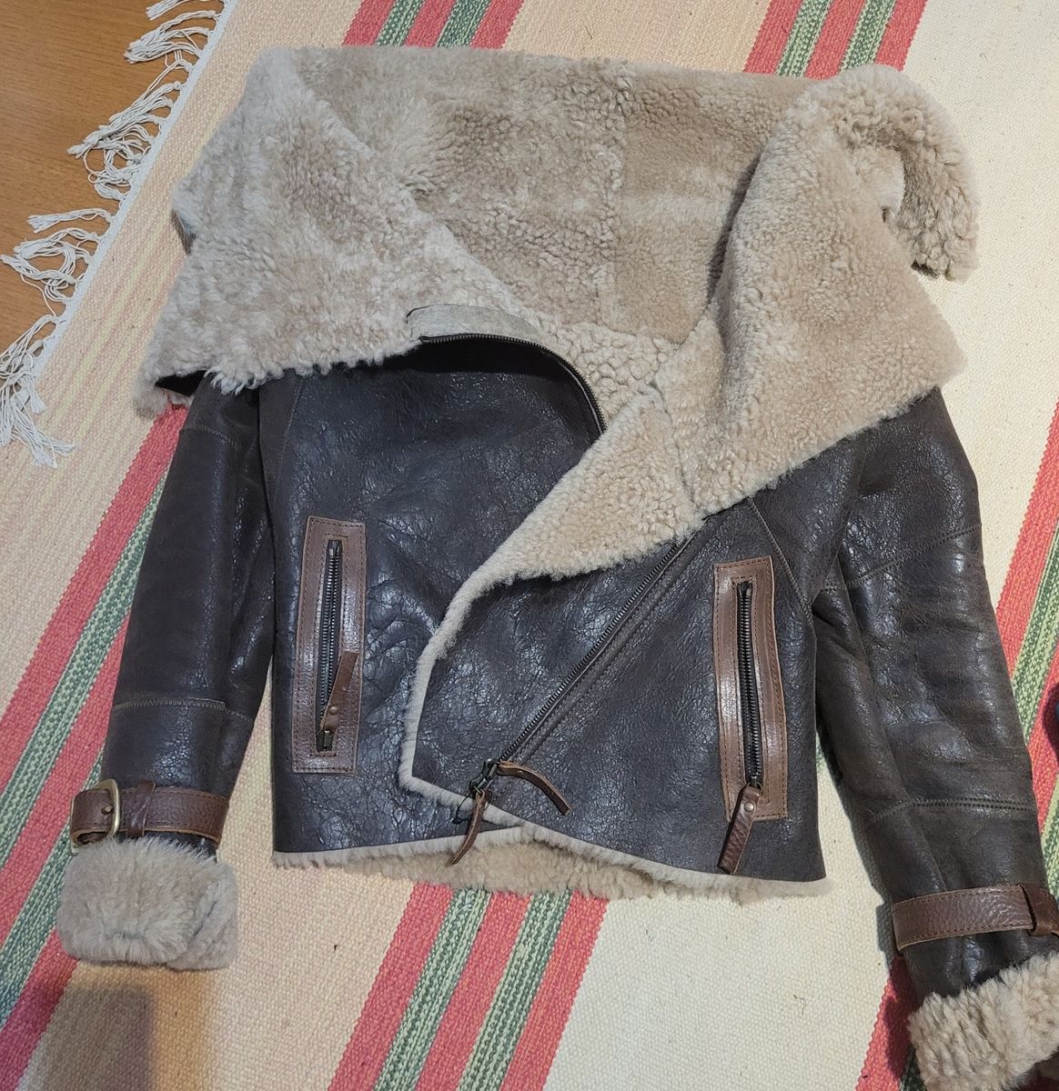 Casaco Couro Forrado Karl Donoghue | Casaco Feminino Karl Donoghue ...