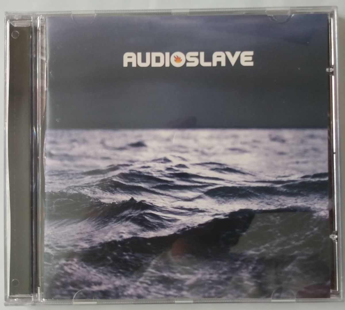 Cd - Audioslave - Out Of Exile | Item de Música Usado 71390921 | enjoei