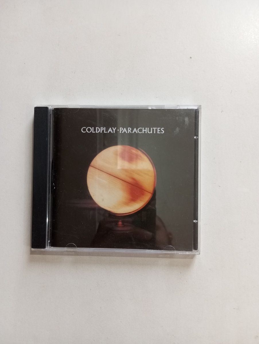 Cd Coldplay - Parachutes | Item de Música Emi Usado 104310973 | enjoei