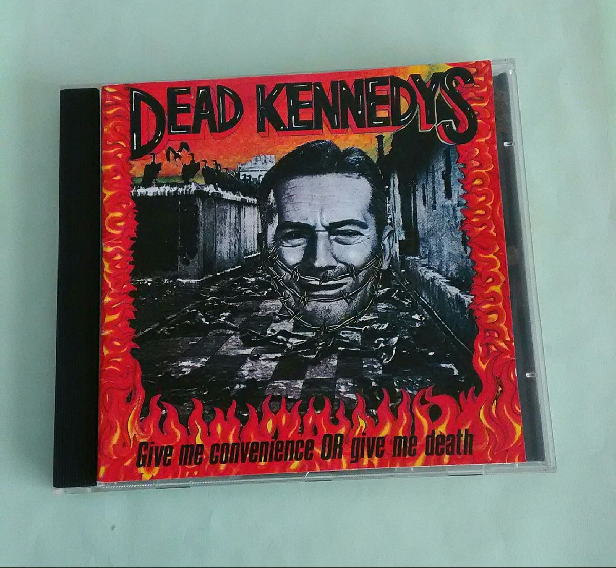Cd da Banda Dead Kennedys | Item de Música Hardcore Usado 56936628 | enjoei