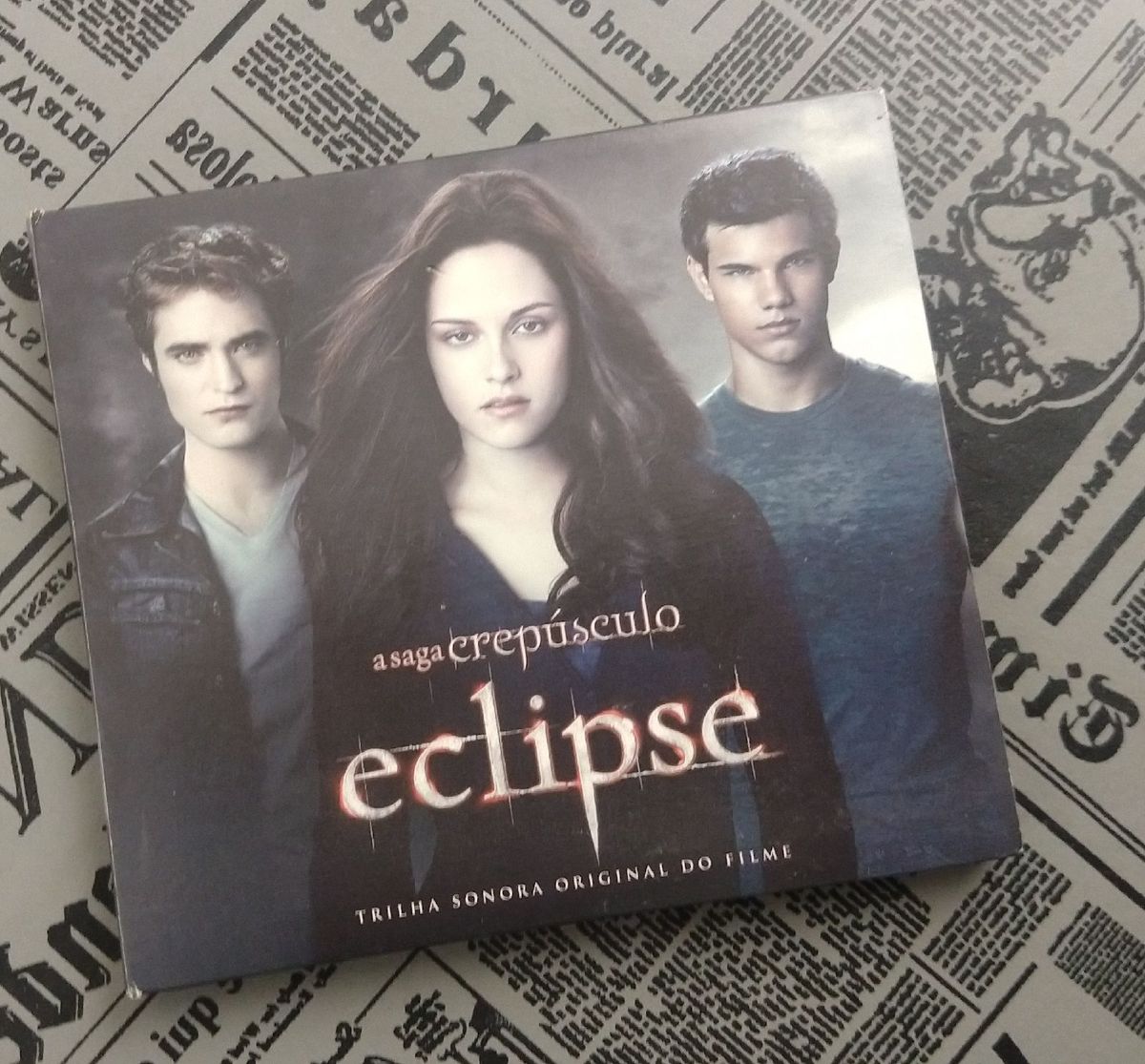 Cd Eclipse Saga Crepúsculo com Poster Original | Livro Sony Nunca Usado 78577123 | enjoei