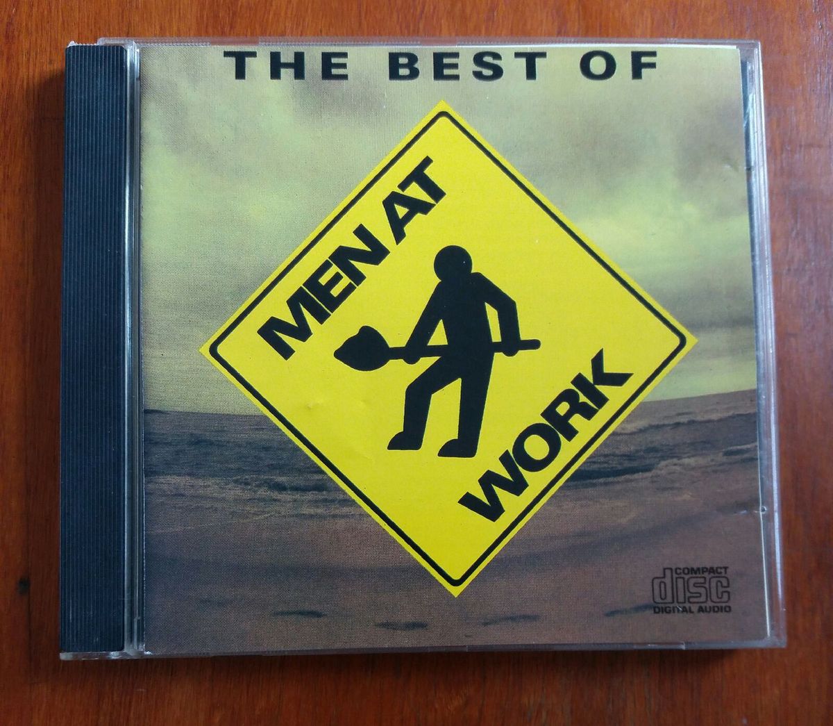 Cd Men At Work - The Best Of | Item de Música Usado 60821400 | enjoei