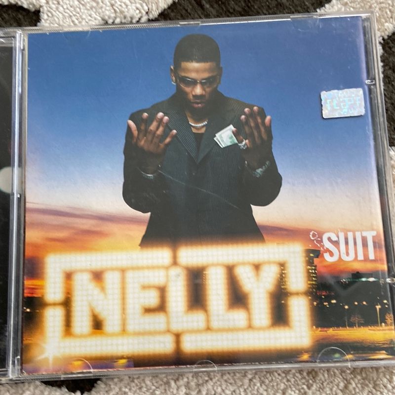 Nelly Suit Album