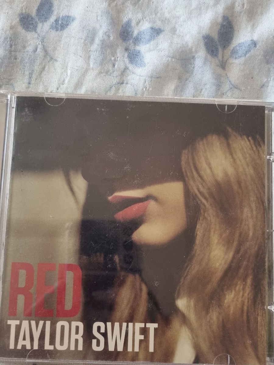 Cd Red Taylor Swift | Item de Música Taylor Swift Usado 93962440 | enjoei
