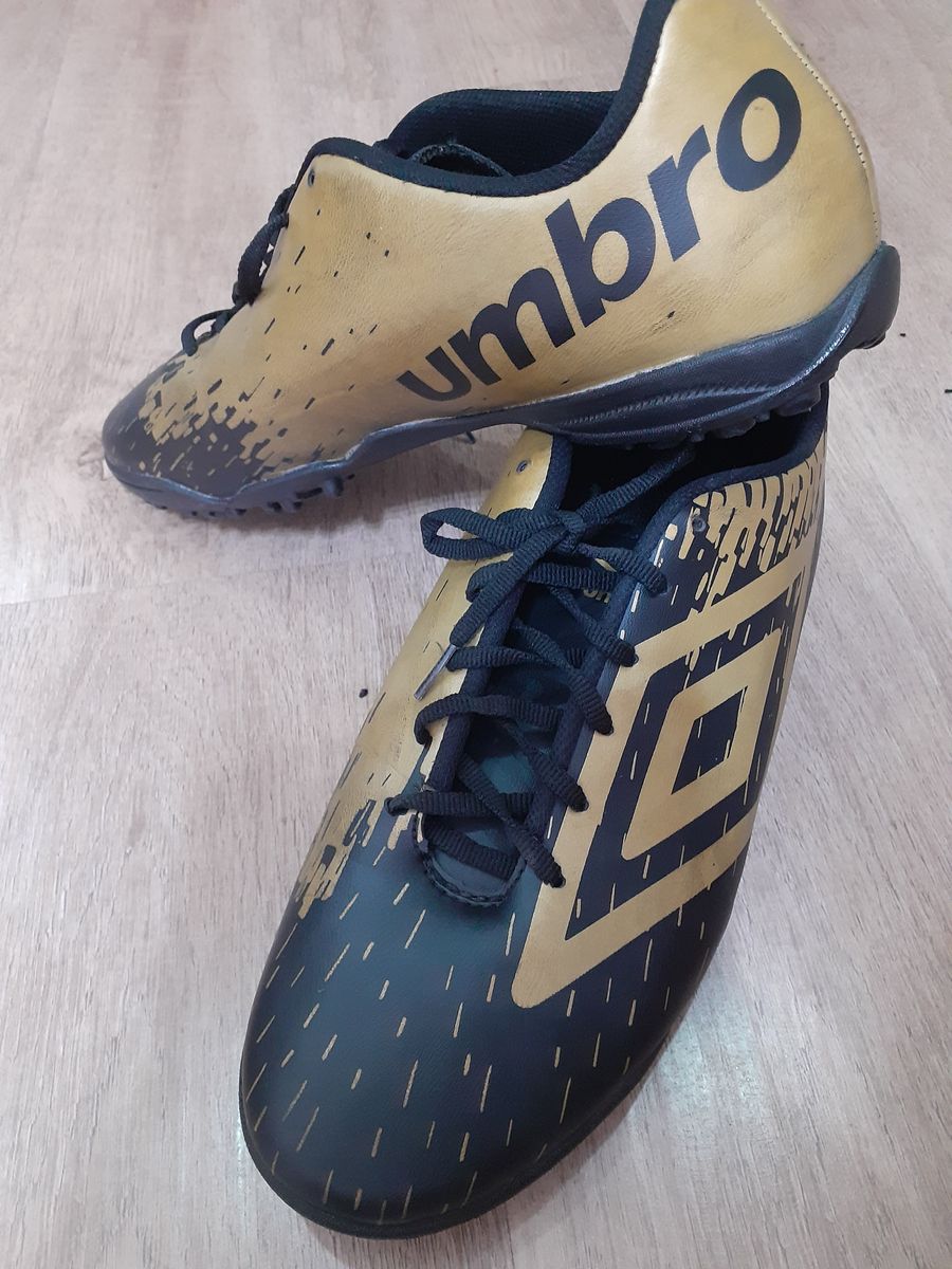 Chuteira Society Umbro N. 44 | Tênis Masculino Umbro Usado 84669613 | enjoei