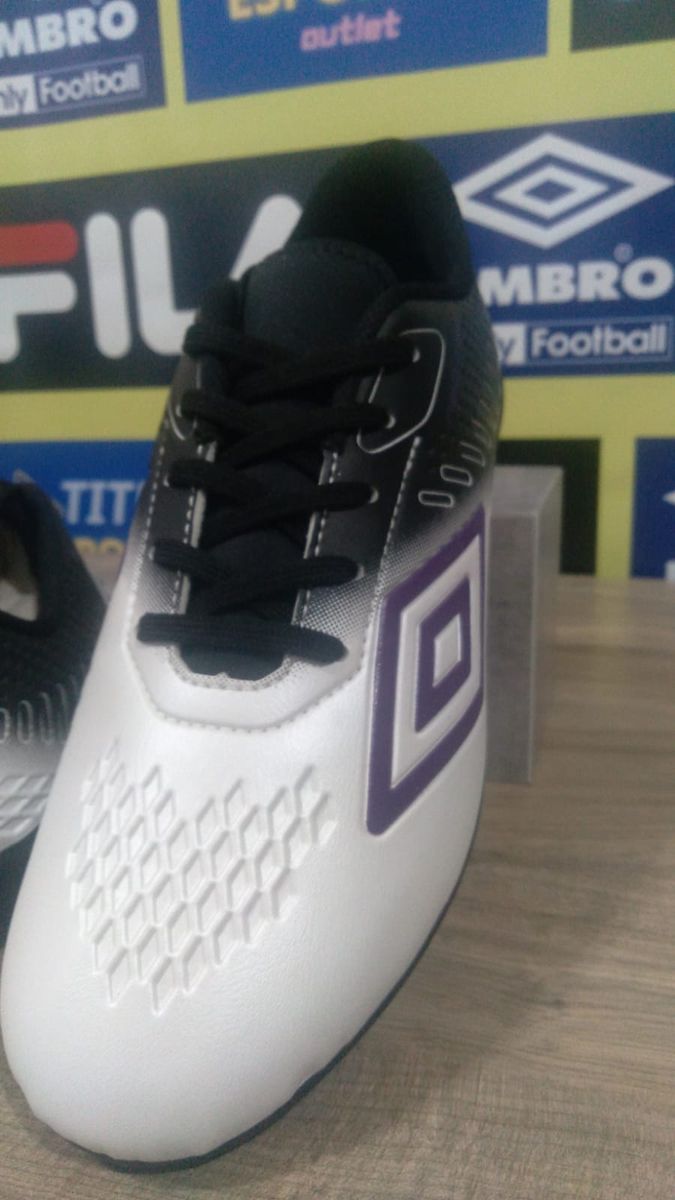 Chuteira Umbro 40 Nova Na Caixa Nunca Usada Original | Roupa Esportiva Masculino Umbro Nunca ...