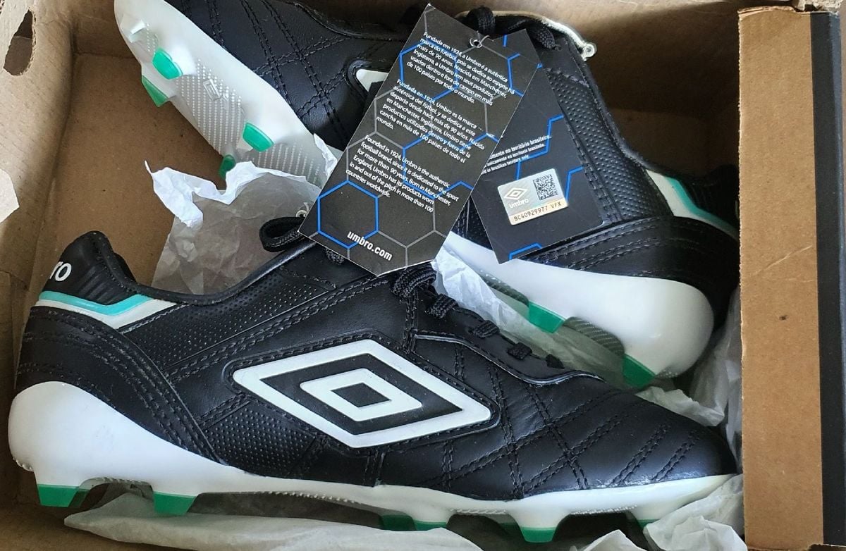 Chuteira Umbro Original Futebol de Campo 39 | Roupa Esportiva Masculino Umbro Nunca Usado ...