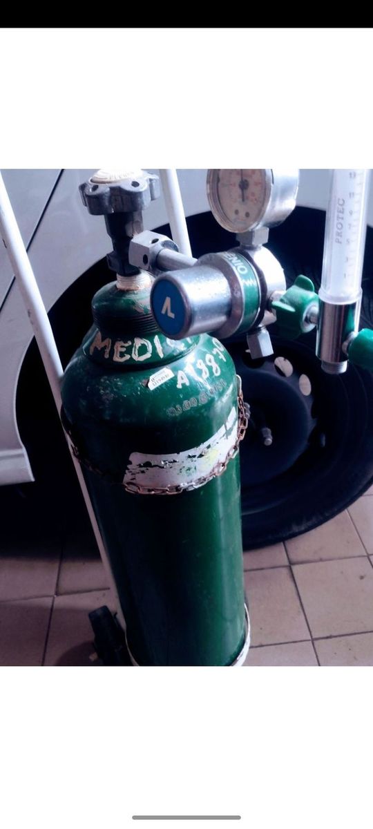 Cilindro de Oxigênio Completo C Carrinho , Ou Só Fluxometro | Item Info ...